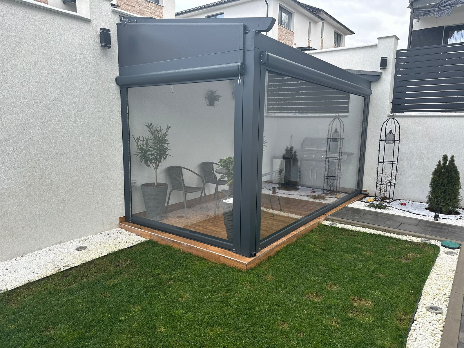 Cum să îți închizi terasa cu folie transparentă - SUNPROTECT